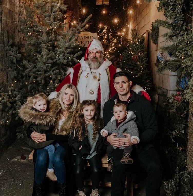 Découvrez les photos de la famille de Carey Price avec le père Noël ...