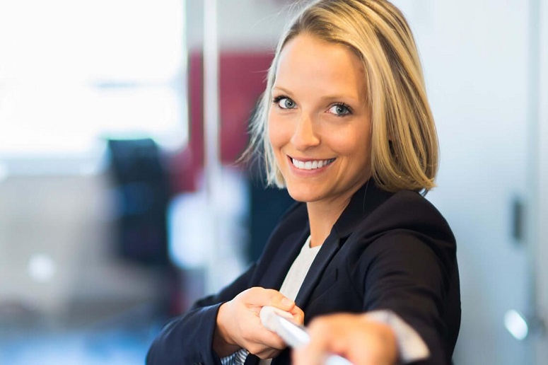 Émilie Castonguay vient d’être nommée assistante DG pour les Canucks ...