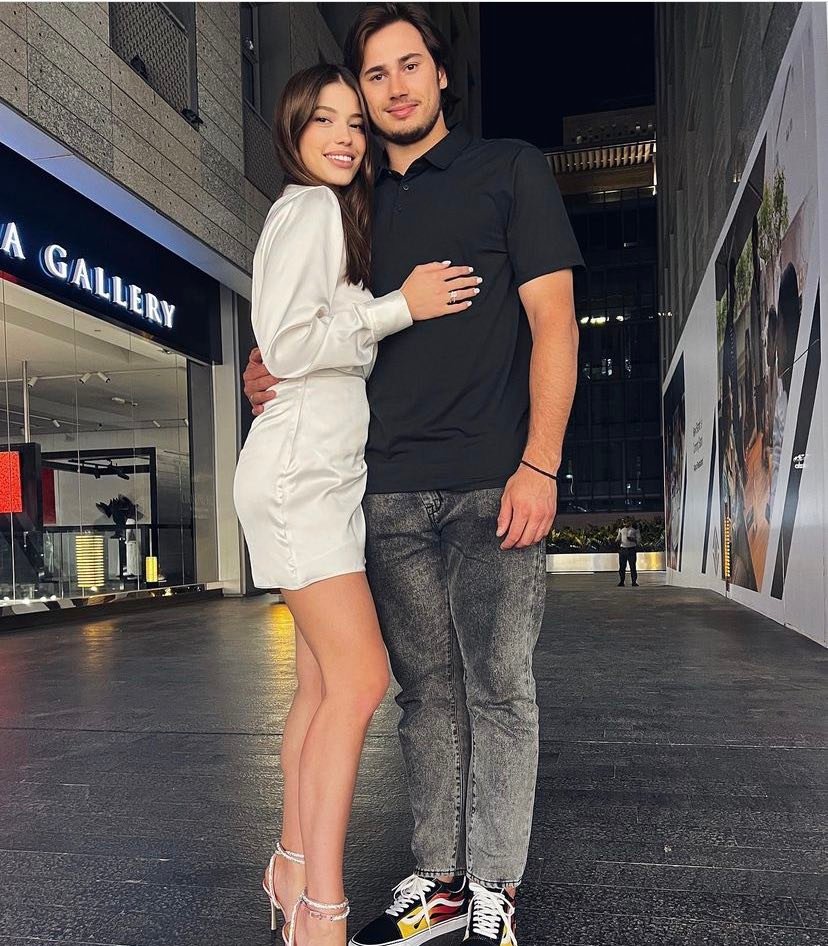 Découvrez de belles photos de couple d'Alexander Romanov et sa femme ...